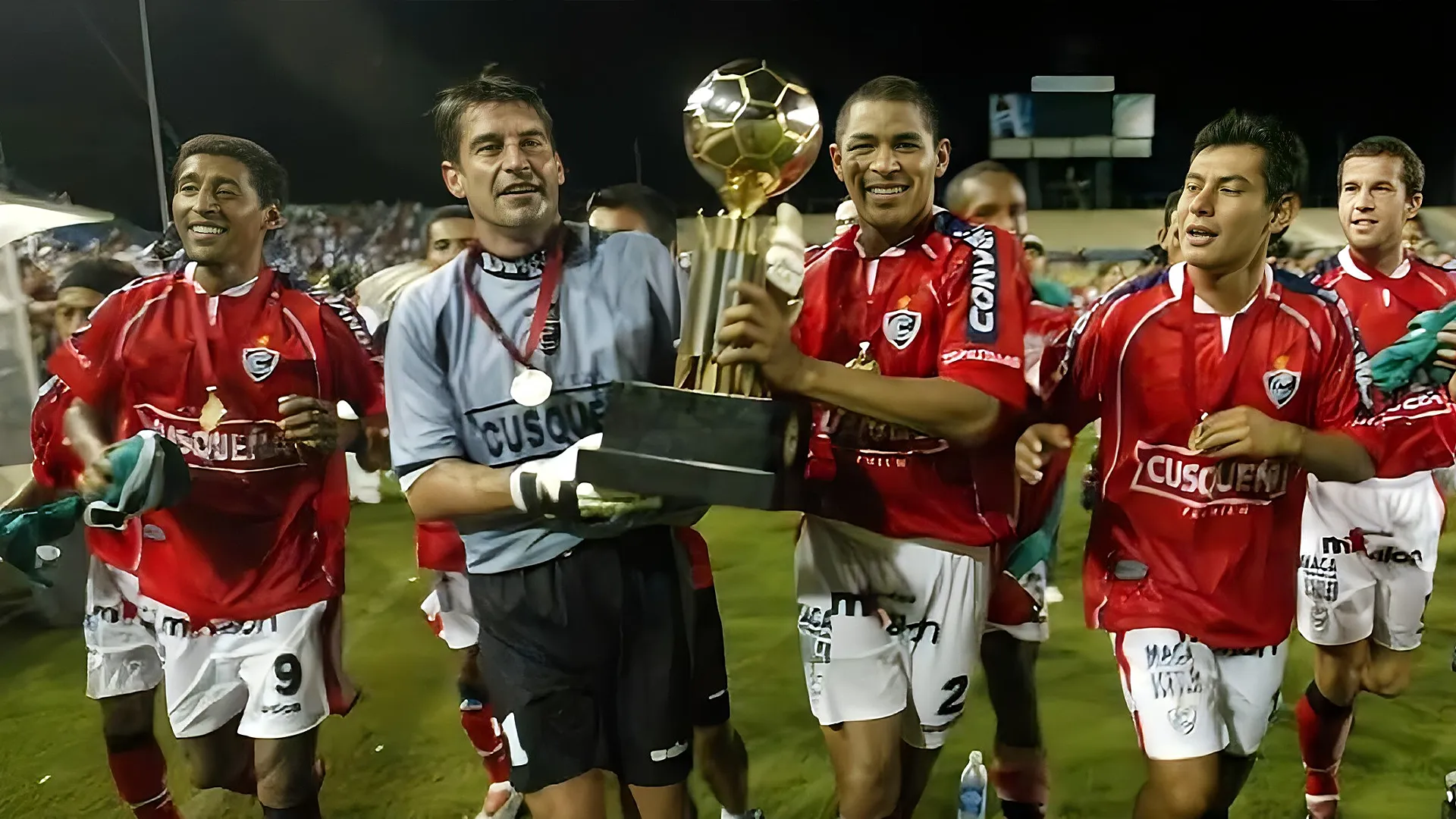 Hoy se conmemoran 21 años del título de la Recopa Sudamericana - Club ...